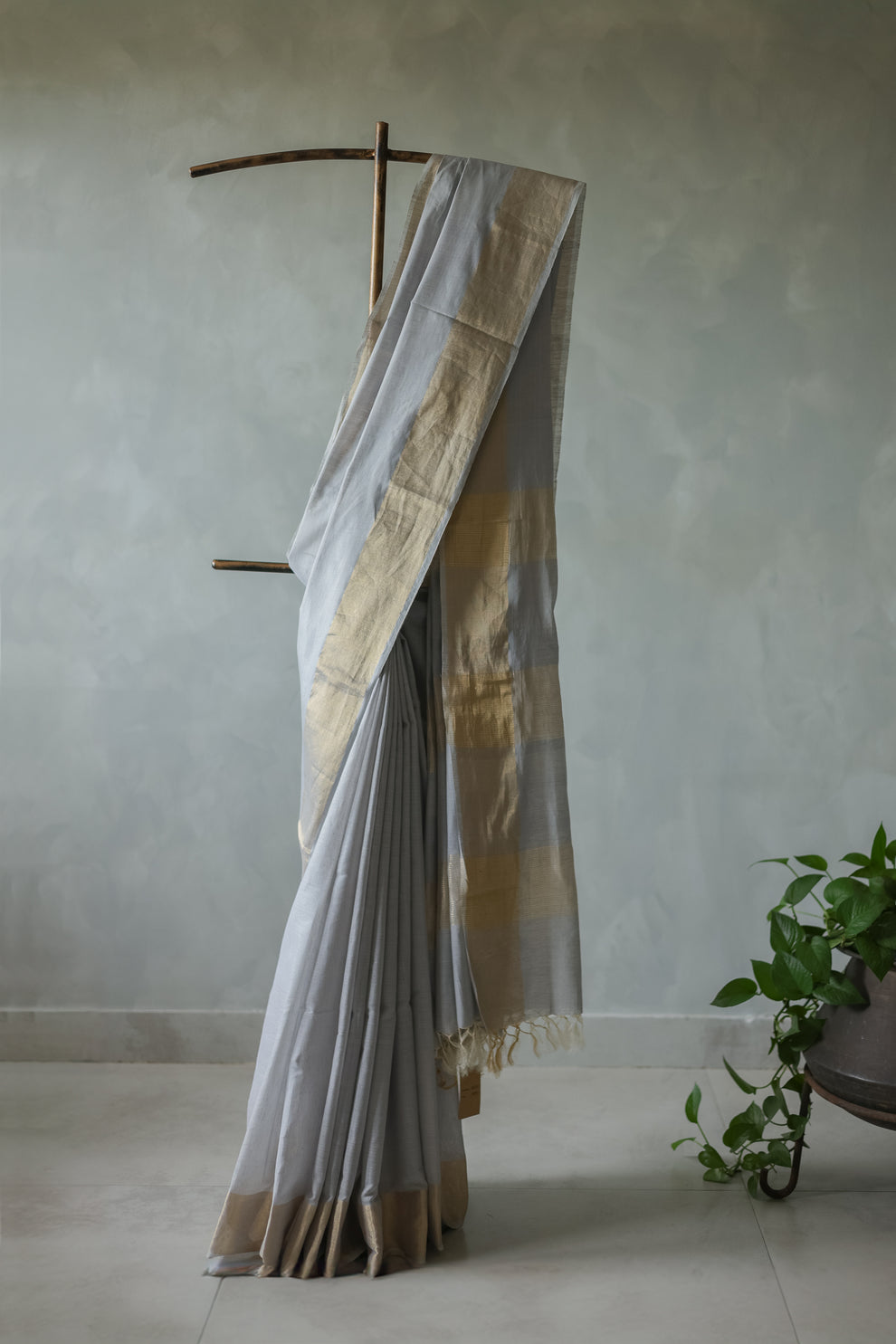 Light Grey Silk Cotton Plain Body with Zari Border Saree – Anu Vardhan ...